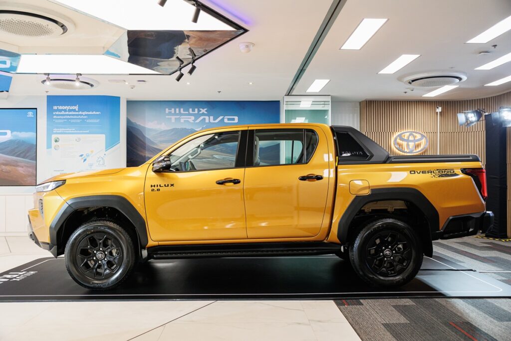 Toyota HILUX TRAVO OVERLAND หล่อดุดัน ลุยดี ช่วงล่างเด่น